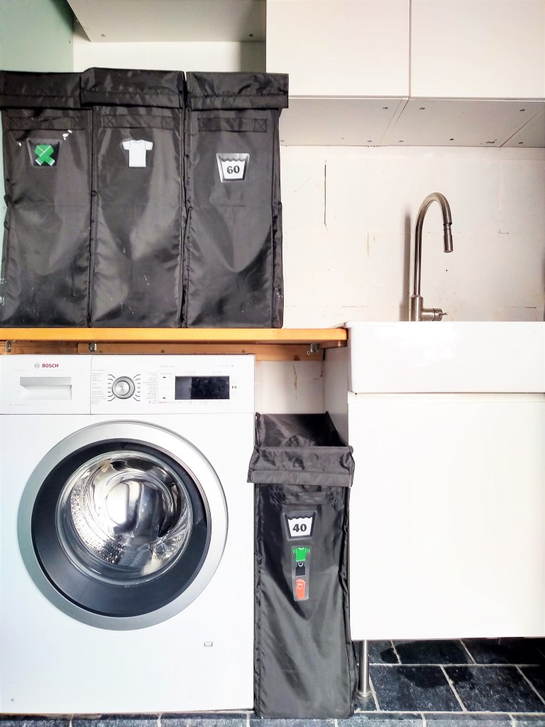 Opruimcoach ruimt eigen ‘waskot’ op! – Mama Ruimt Op